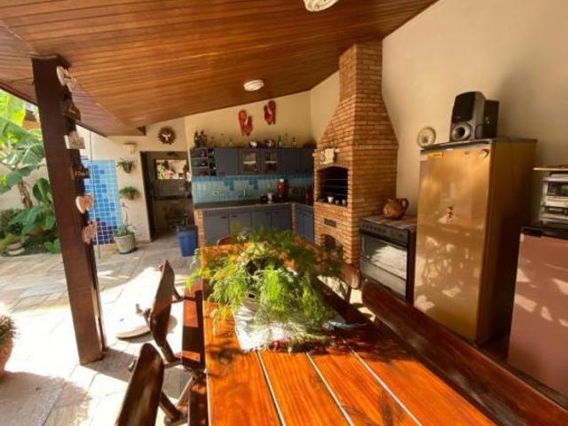 Sobrado à Venda com 4 suítes, Espaço Gourmet com Piscina no Jardim Esplanada