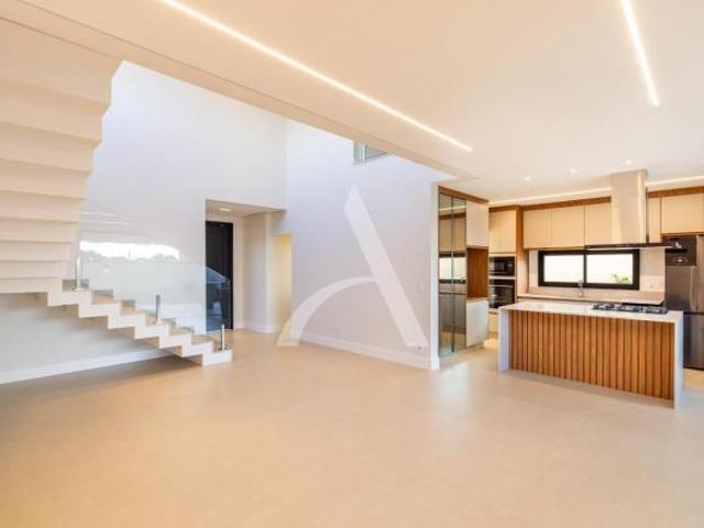 SOBRADO A VENDA COM 4 QUARTOS 3 SUÍTES 242 m² PISCINA E LAZER COMPLETO