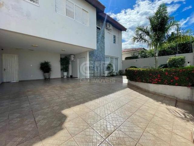 Sobrado à venda com 4 quartos e piscina no bairro Jardim das américas