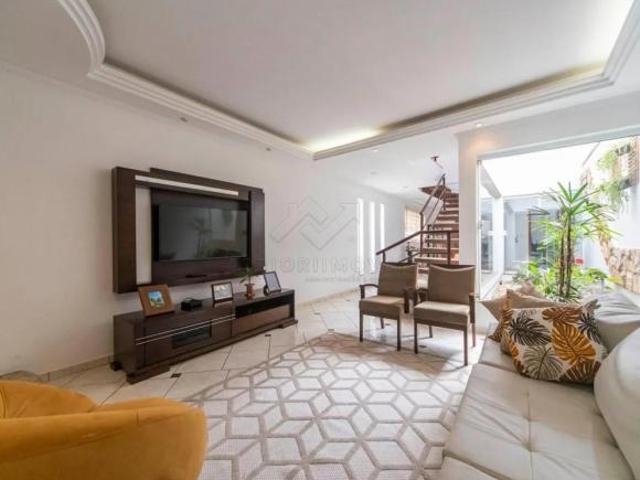 Sobrado à venda com 4 quartos e 322m2, 04 vagas no Campestre Santo André