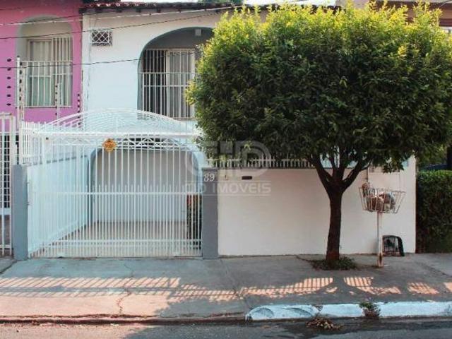 Sobrado á Venda com 4 quartos no bairro Consil