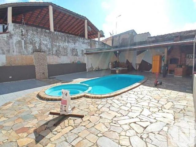 Sobrado à venda com 4 quartos no bairro Gaivota Praia
