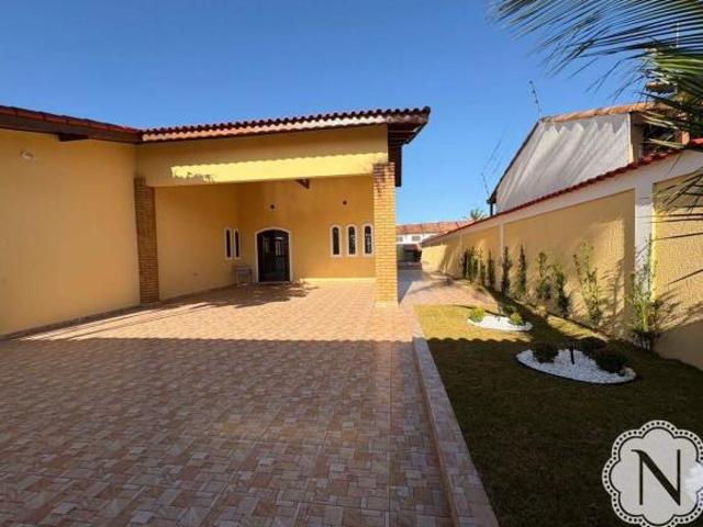 Sobrado à venda com 4 quartos no bairro Jamaica Praia