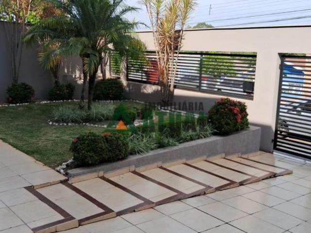 SOBRADO A VENDA COM 4 QUARTOS SENDO 1 SUÍTE NA ZONA LESTE