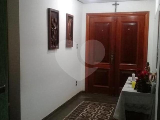 Sobrado à venda com 5 quartos, sendo 4 suítes, em Vila Harmonia, Araraquara