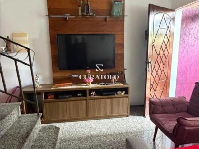 Sobrado à venda com 65 m², 2 suítes e 2 vagas, Valparaíso, Santo André