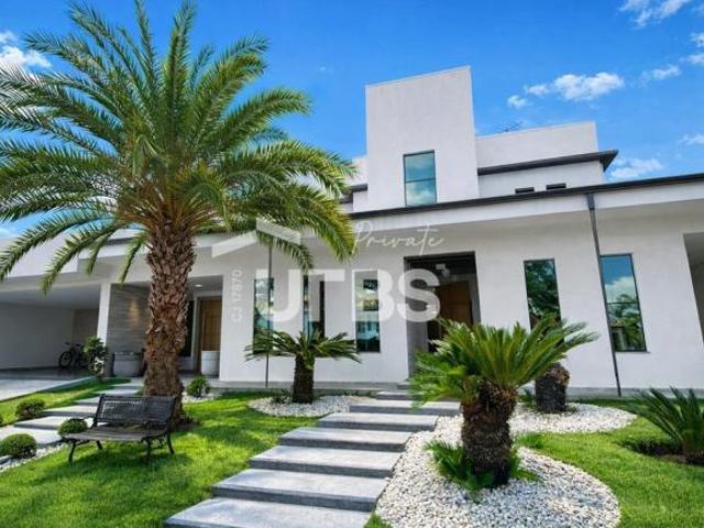 Sobrado à venda com 600m² e 4 Suítes no Jardins Florença