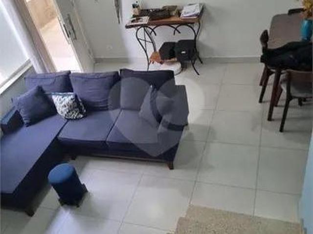 SOBRADO À VENDA COM: 70M² | 2 SUÍTES | 2 VAGAS FIXAS | CHURRASQUEIRA |