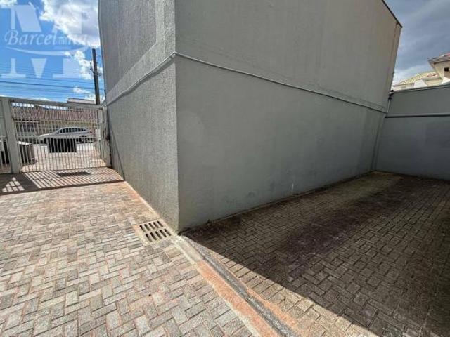 SOBRADO A VENDA CONDOMINIO FECHADO BAIRRO PINHEIRINHO 3 QUARTOS DUAS VAGAS DE GARAGEM ESPA