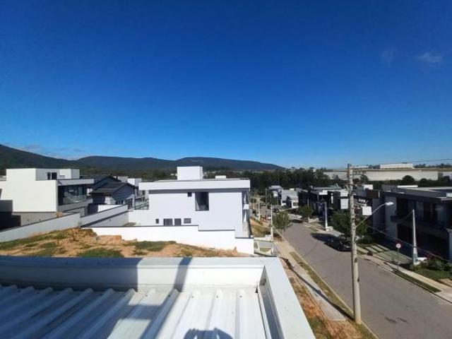 Sobrado a venda condomínio fechado Jundiaí