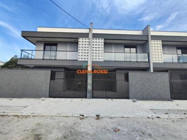 Sobrado à Venda Conforto e Localização Estratégica Matinhos