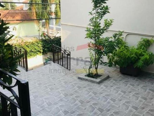 Sobrado à Venda à 1 Km do Metrô Tucuruvi, 2 Dormitórios, 2 vagas, 100 m²