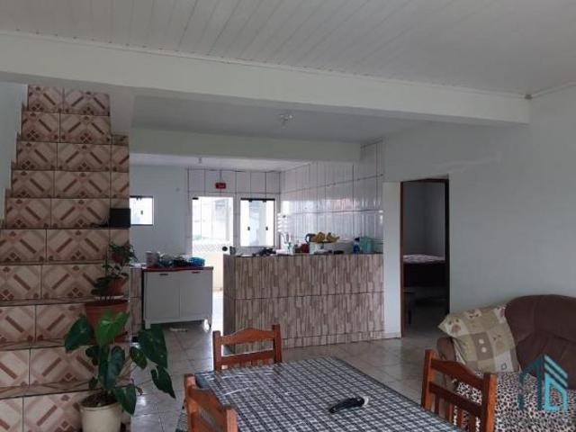 Sobrado a venda c0m 03 moradias, 09 quartos no Balneário Xangrila em Pontal do Parana PR