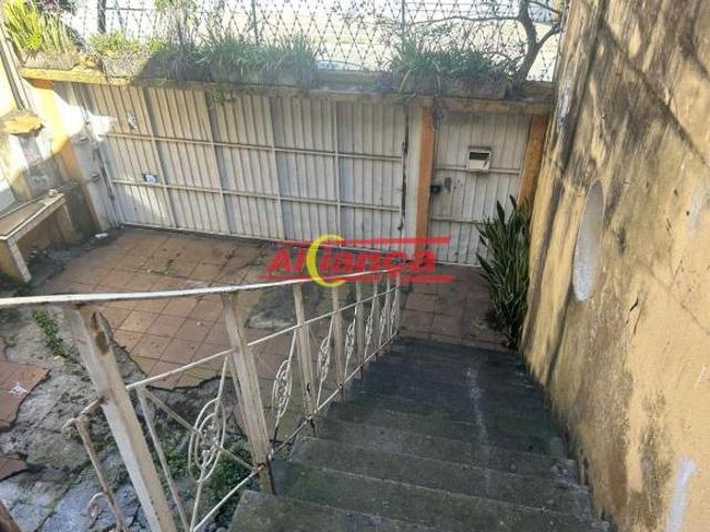 SOBRADO À VENDA GOPOUVA/ EXCELENTE LOCALIZAÇÃO PARA MORAR OU INVESTIR