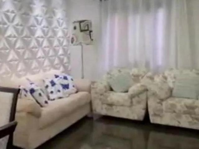 Sobrado à venda de 3 três dormitórios, sendo um deles suíte, com 58,77m² no bairro Harmonia