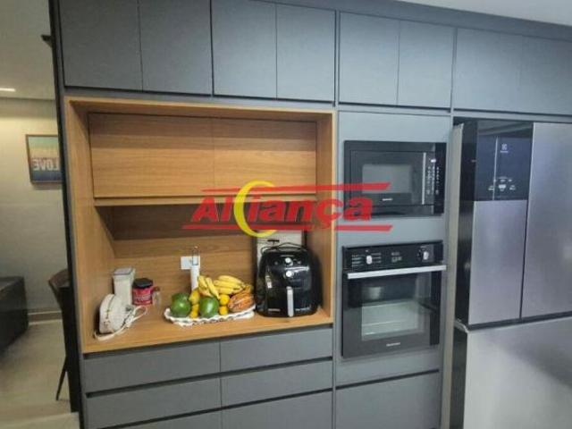 Sobrado a venda de 3 quartos e 1 suites no Jd Bom Clima. REFORMADO