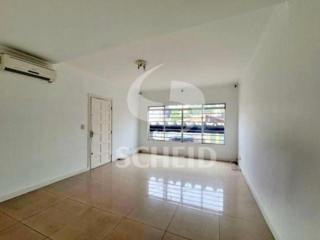 Sobrado a venda de 125,00m² útil, com 3 quartos e 2 vagas na Cidade Ademar