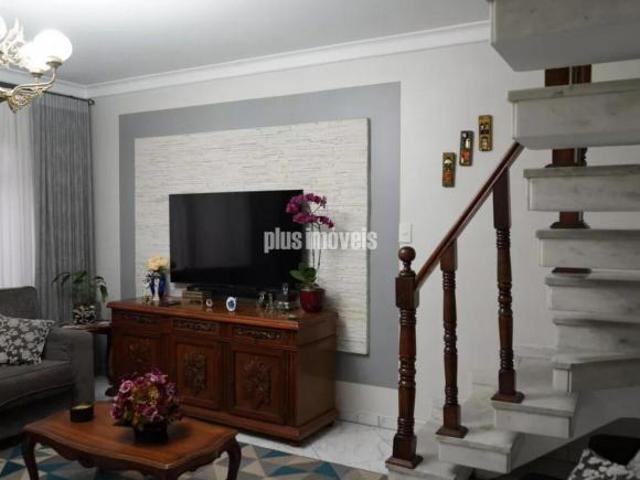Sobrado à venda de 125m² na Água Rasa