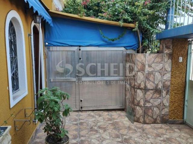 Sobrado a venda de 136,00m² útil, com 3 quartos e 2 vagas, no Campo Grande!