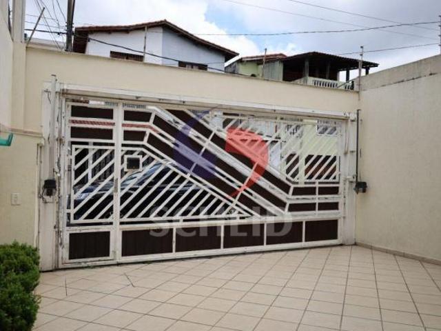 Sobrado a venda de 131,00m² útil, com 3 quartos e 2 vagas, na Vila Marari