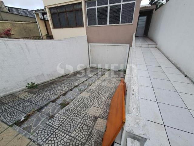 Sobrado A Venda de 156,00m² útil, com 3 quartos e 4 vagas no Campo Grande