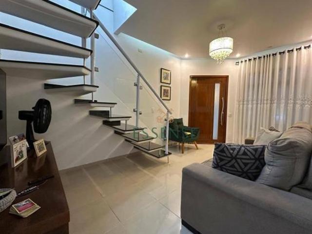 Sobrado à Venda de 164 m² no Jardim Cacique em Suzano/SP: 03 dormitórios