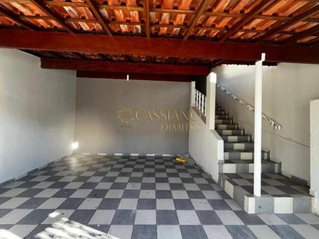 Sobrado à venda de 165m² | 03 dormitórios, sendo 01 suíte e 02 vagas de garagem | Condomínio Portal