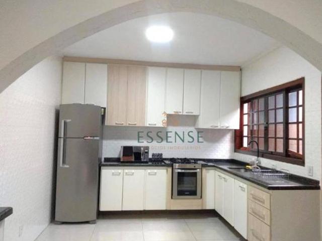 Sobrado à Venda de 165m² no Jardim Suzanópolis em Suzano/SP: 03 dormitórios