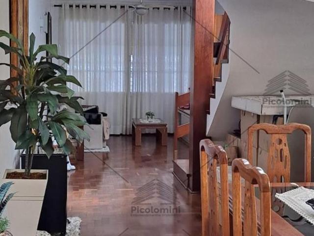 Sobrado a venda de 179 m², 2 dormitórios, 1 suíte, 2 banheiros, lavanderia, área de serviço, moveis