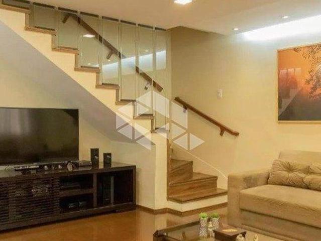 Sobrado à venda de 180m² com 3 dormitórios 2 suítes e 2 vagas no Planalto Paulista, próximo de via