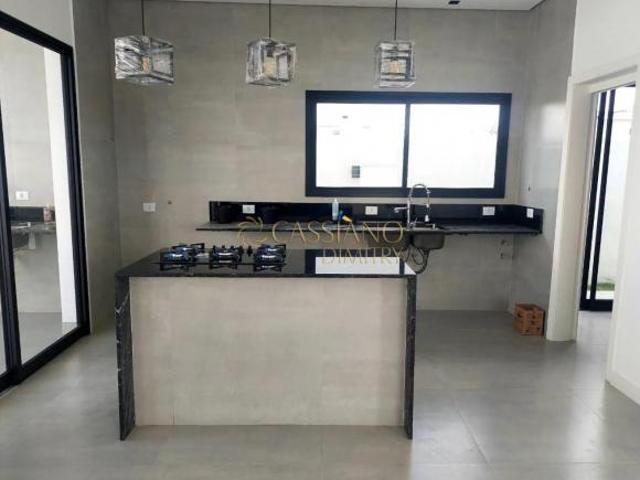 Sobrado à venda de 208m² | 03 dormitórios, sendo suítes e 02 vagas de garagem | Condomínio Vereda d