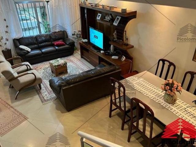 Sobrado a venda de 200 m² no Ipiranga, 3 dormitórios, 1 suíte, 4 banheiros, lavanderia, modernizado