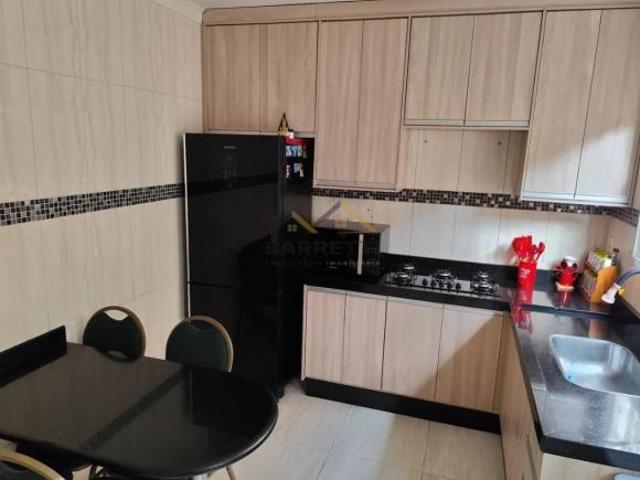 Sobrado à venda de 200m² com 5 quartos e 4 banheiros, no Serra Verde
