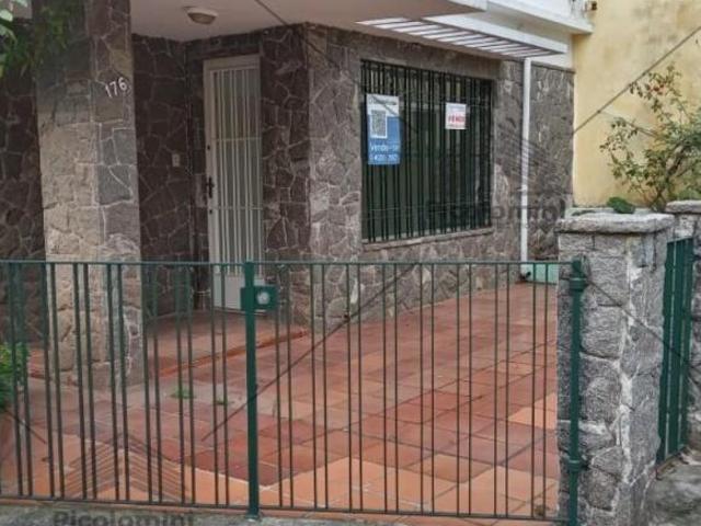 Sobrado a venda de 221 m² na Vila Mariana, 5 dormitórios, 3 banheiros, lavanderia, quintal, 2 vagas