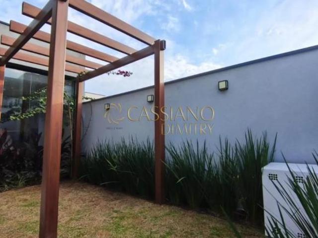 Sobrado à venda de 237m² | 03 dormitórios, sendo 02 suítes e 02 vagas de garagem | Condomínio Reserv