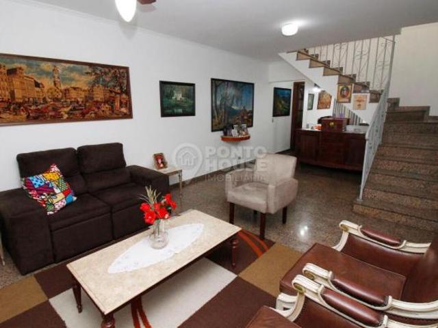Sobrado à venda de 240² de 4 dormitório, 1 suite 2 vagas
