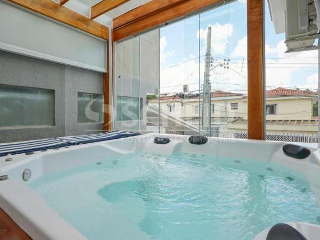 Sobrado a venda de 267,28m² útil, com 3 quartos e 4 vagas, no Jardim Prudência