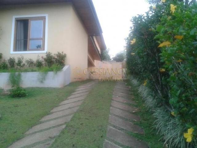 Sobrado à venda de 260m² | 04 dormitórios, sendo 02 suítes e 02 vagas de garagem | Tapanhão Jambei