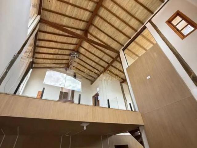 Sobrado à venda de 280m² | 03 dormitórios, sendo suítes e 10 vagas de gargem | Condomínio Village Al