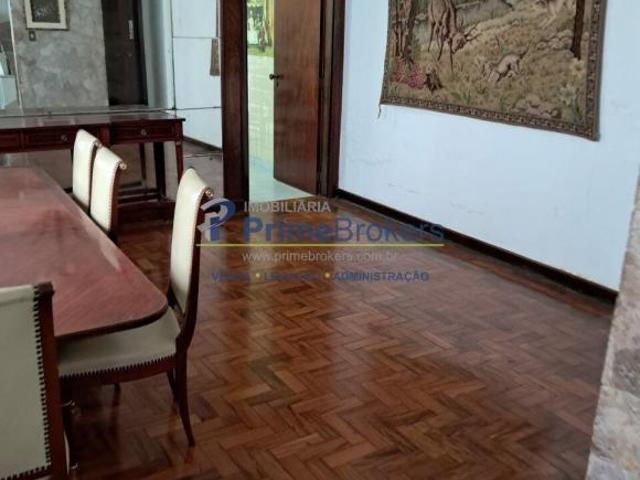 Sobrado à venda de 330m² 3 dormitórios 1 suíte 5 banheiros 4 vagas em Mirandópolis