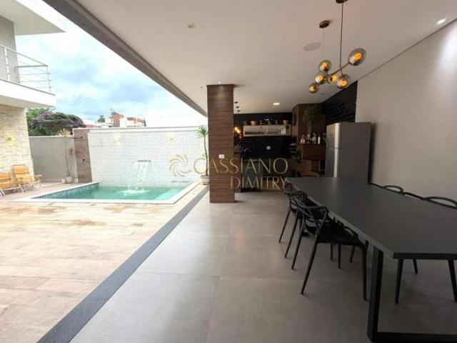 Sobrado à venda de 358m² | 04 dormitórios, sendo suítes e 03 vagas de garagem | Condomínio Morada do