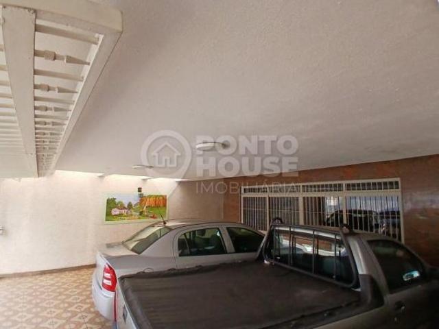 Sobrado à venda de 370 ², com 2 suítes, 4 vagas e quintal, no Jardim da Saúde