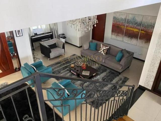 Sobrado à Venda de 400m² | 04 suítes e 04 vagas de garagem | Condomínio Villas de Santana Jacareí