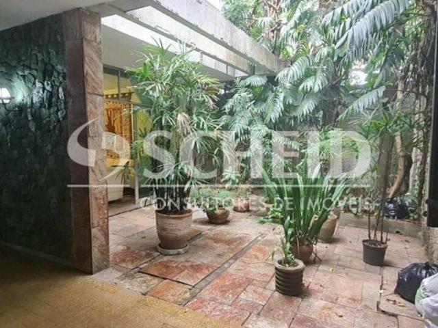 Sobrado a venda de 420,00m² útil, com 4 quartos, em Moema