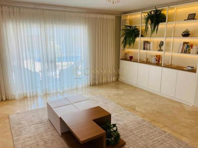 Sobrado à venda de 480m² | 04 dormitórios, sendo 03 suítes e 04 vagas de garagem | Condomínio Sunset
