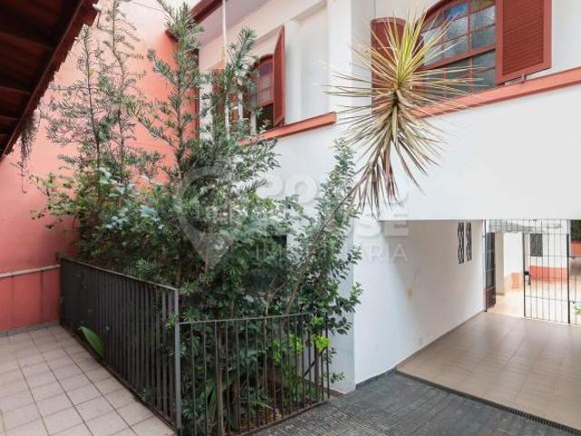 Sobrado à venda de 4 dormitórios, 2 vagas em Vila Mariana, próximo ao metrô