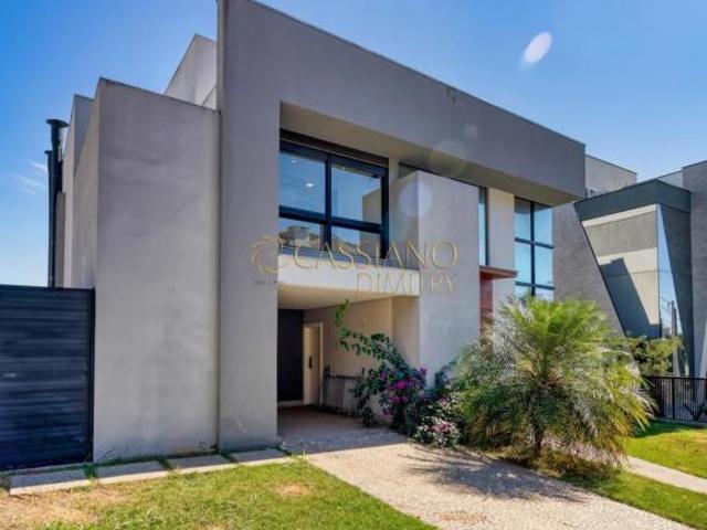 Sobrado à venda de 522m² | 04 dormitórios, sendo suítes e 09 vagas de garagem | Condomínio Jaguary