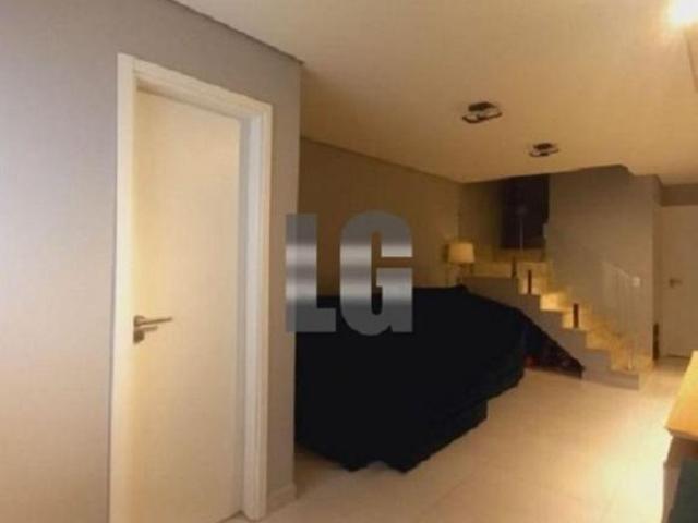 Sobrado à venda de 84m² 2 dormitorios sendo 2 suítes e 2 vagas no Butantã SP
