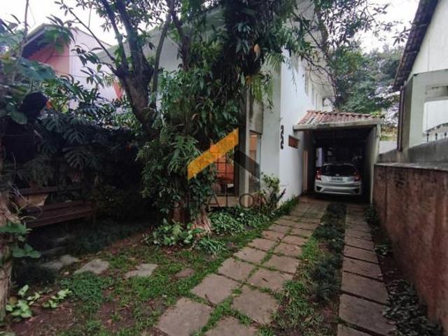 Sobrado à venda e locação no Butantã