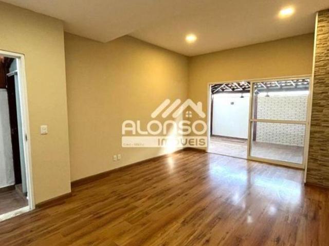 Sobrado a venda em Condominio 178m2 03 Suítes Granja Vianna